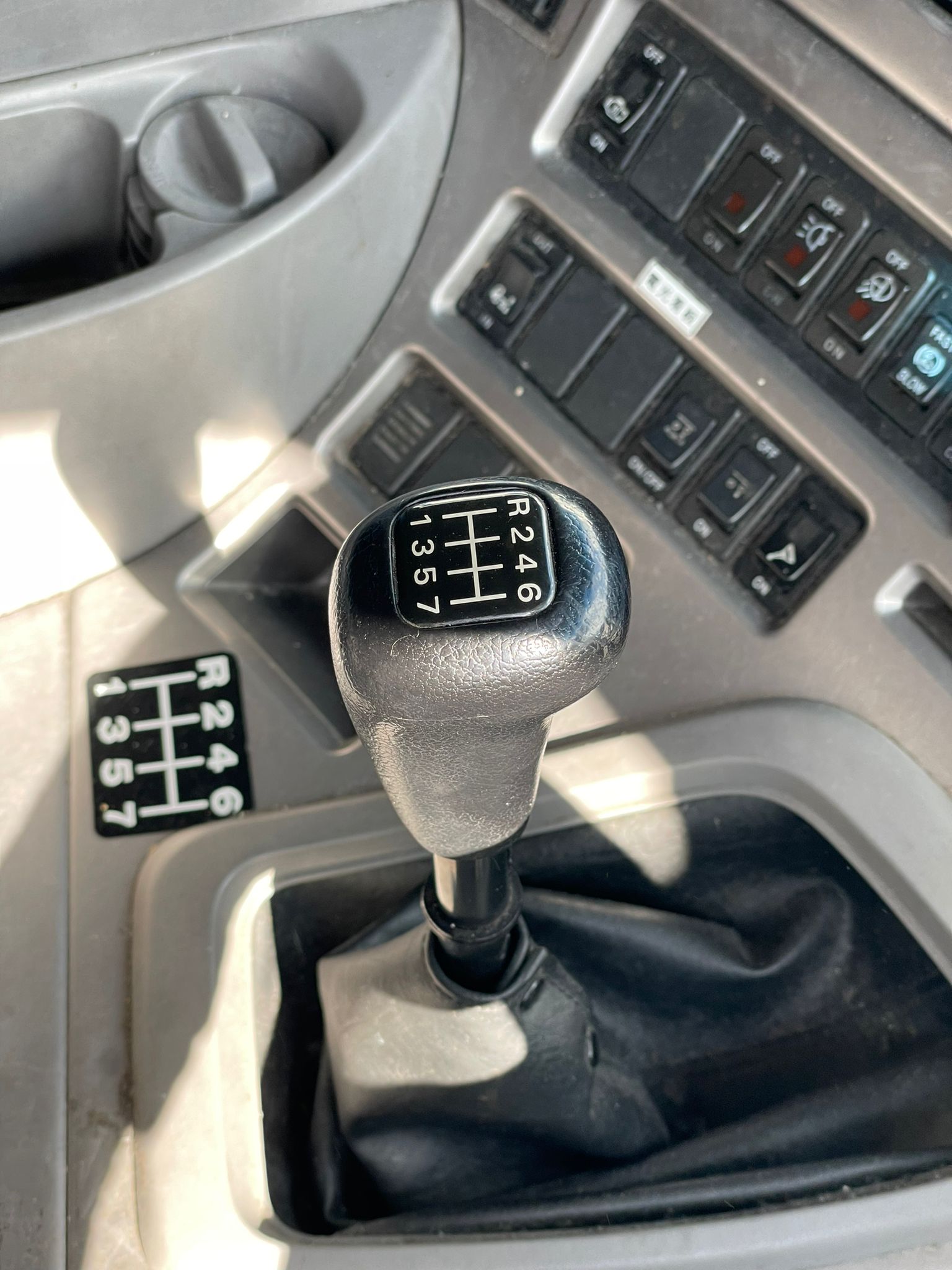 DB : Nissan CD4 Chassis & Cab