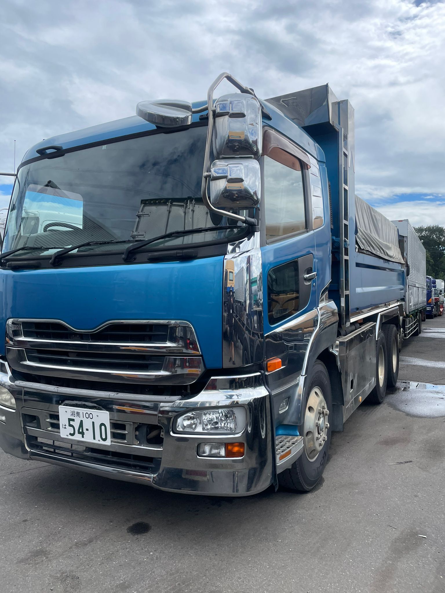 DB : Nissan CW4 Tipper Dumper 自卸车